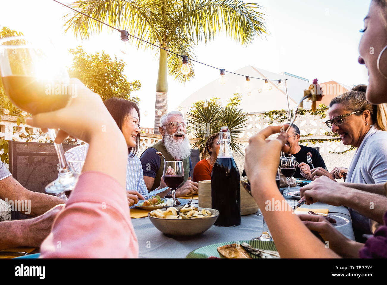 Family dinner restaurant hi-res stock photography and images - Alamy