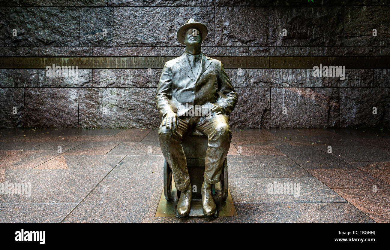 Statue of Franklin Roosevelt sitting in his wheelchair in The Franklin ...
