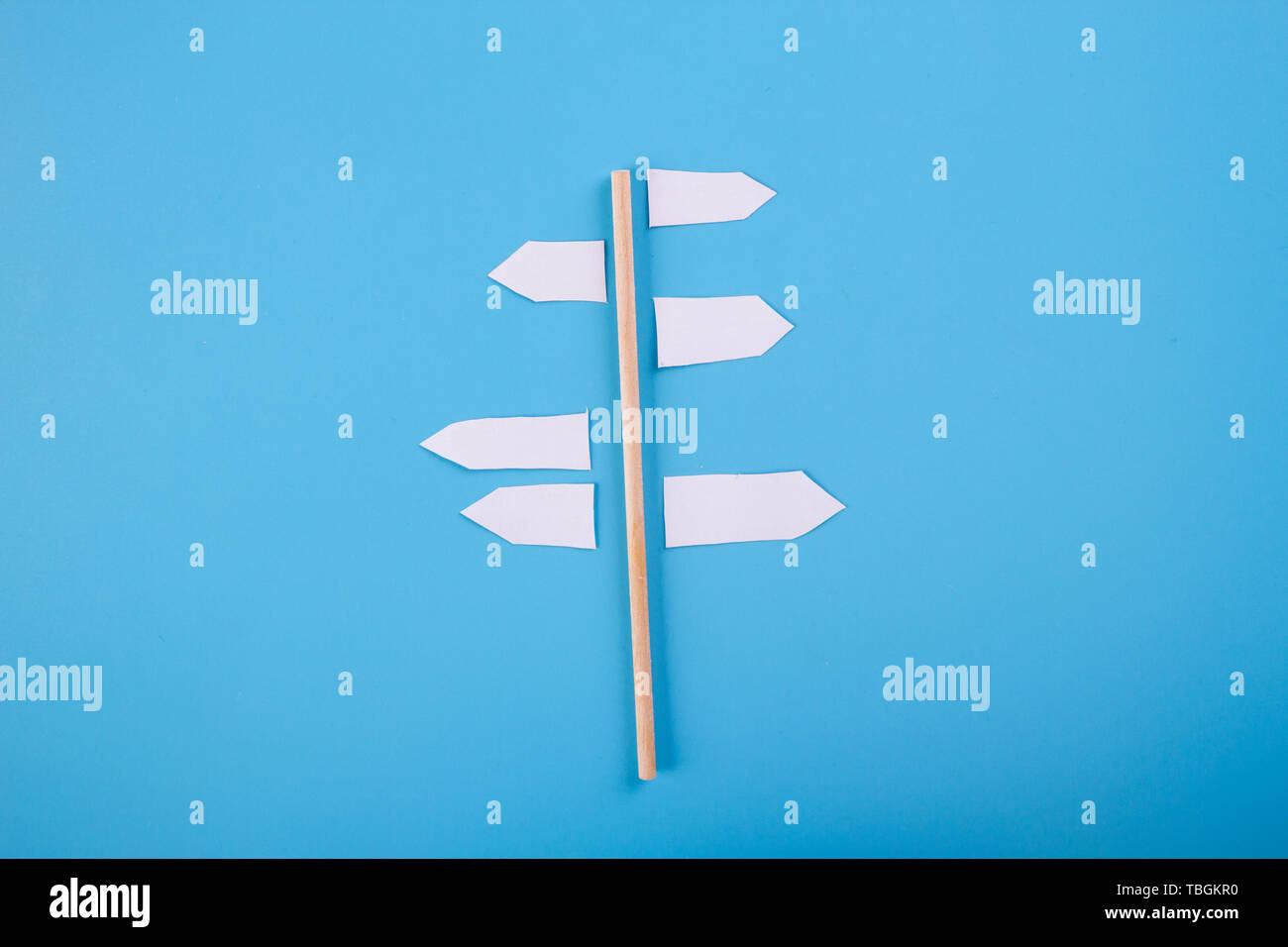 guidepost with arrows and copy space. cartoon Stock Photo - Alamy