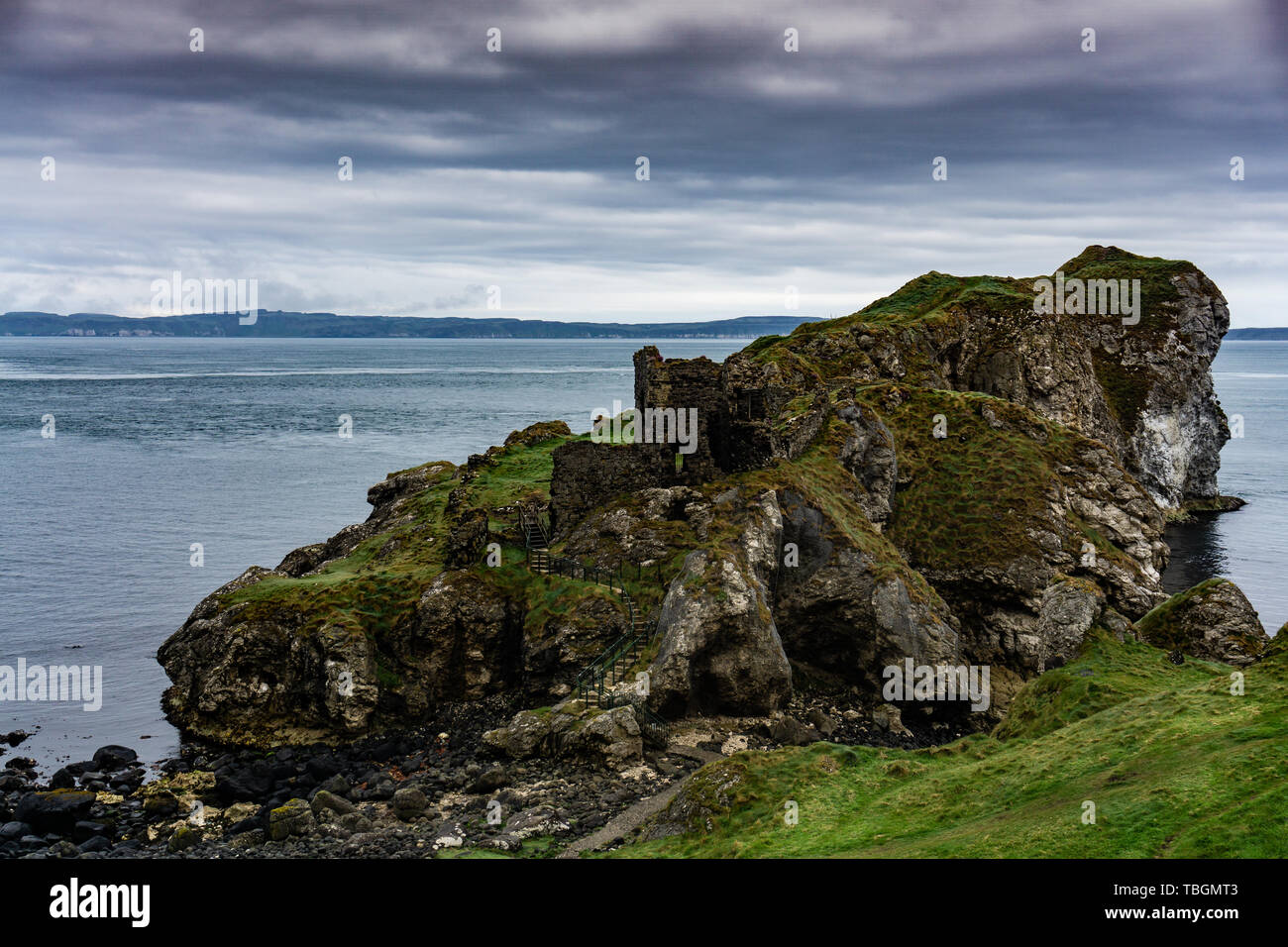 Northern Ireland, Kinbane Headland, May 2019: Ruins of the castle ...