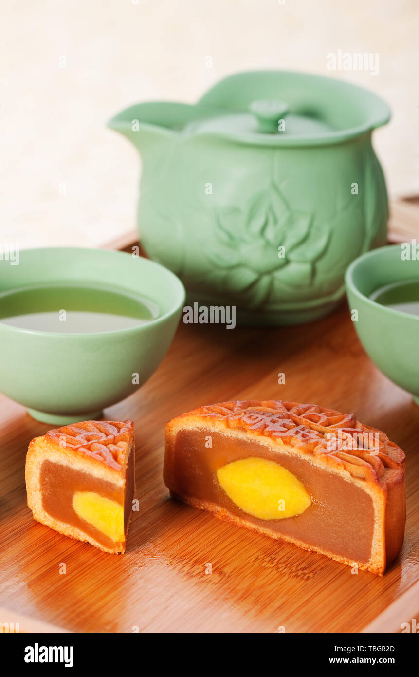 Traditional moon cakes for the Mid-Autumn Festival Stock Photo - Alamy