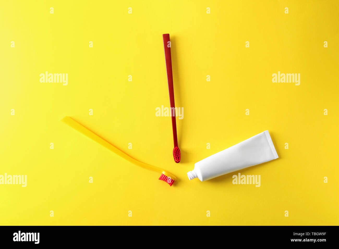 Toothpaste brushes on color hi-res stock photography and images - Alamy