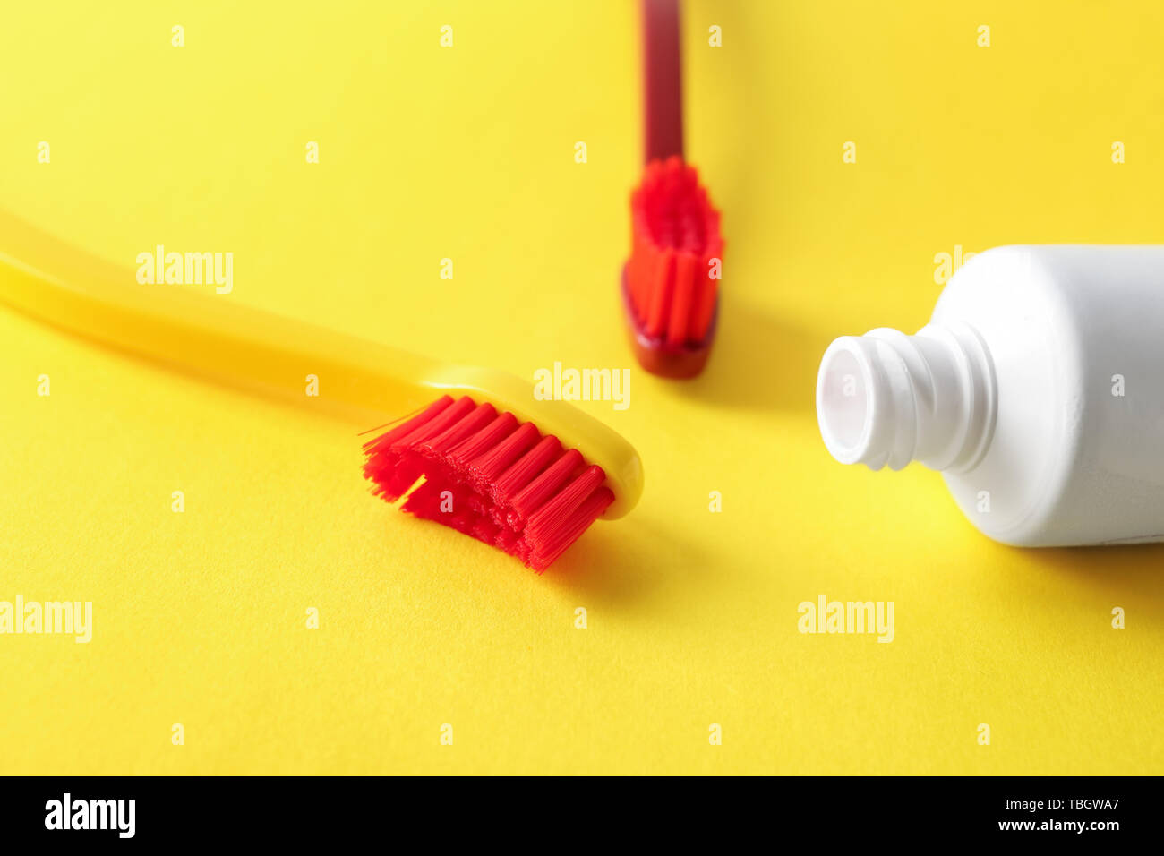Toothpaste brushes on color hi-res stock photography and images - Alamy