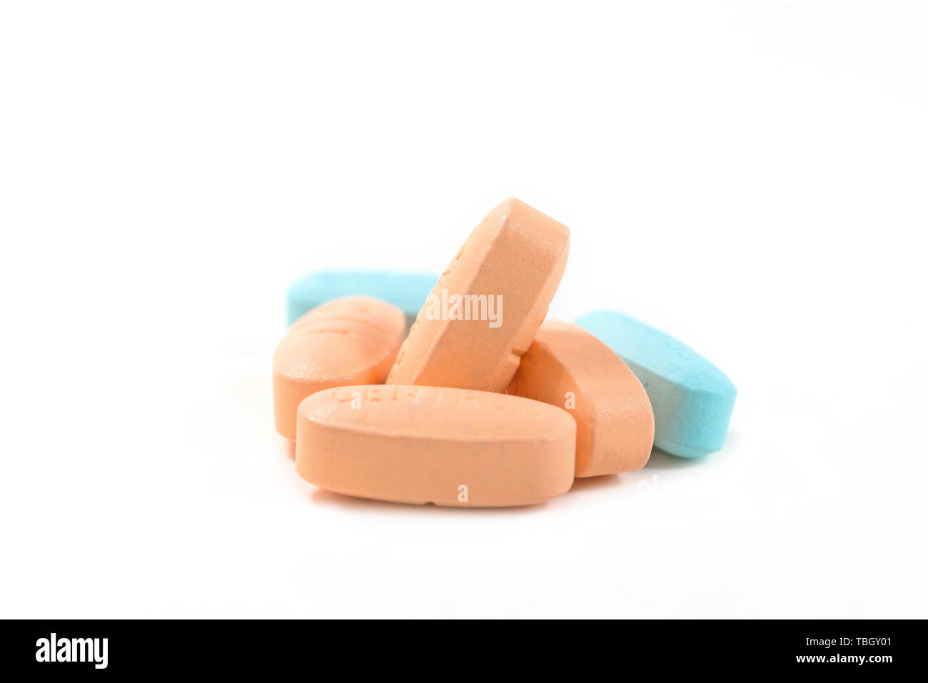 Soft capsules hi-res stock photography and images - Alamy