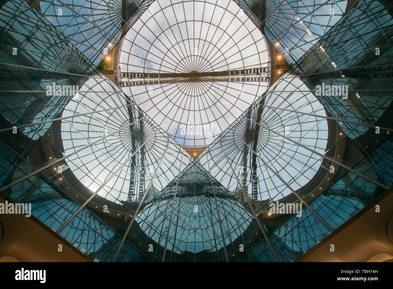 Round ceilings hi-res stock photography and images - Alamy