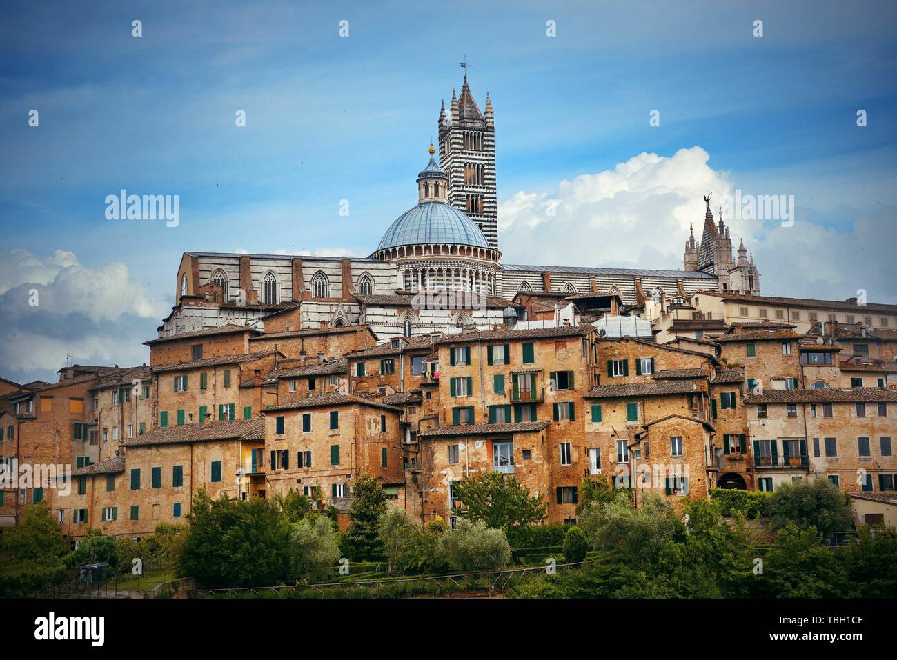 Medieval town with Siena Cathedral and skyline view in Italy Stock ...