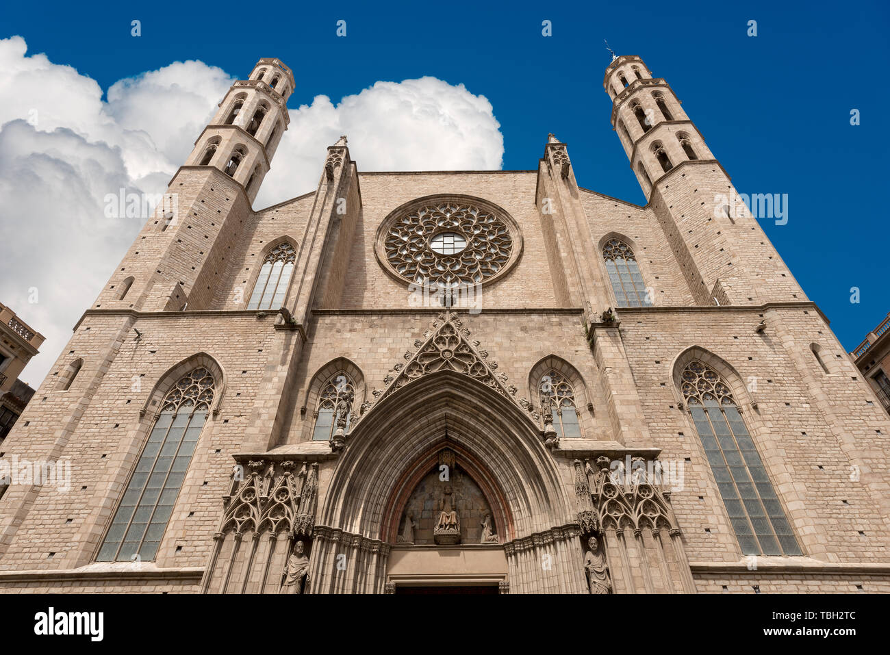 La basilica de santa maria barcelona hi-res stock photography and ...