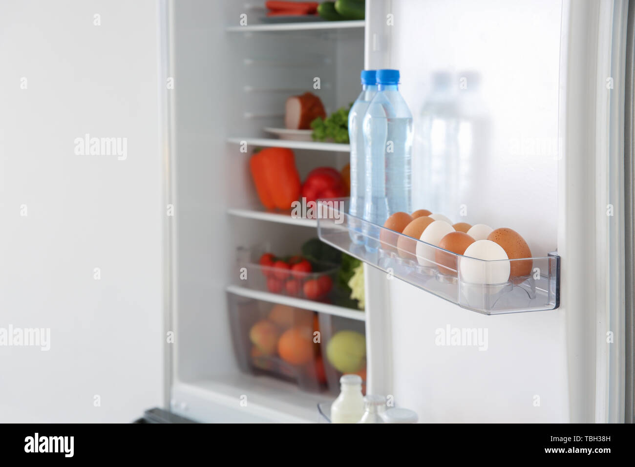 Full fridge eggs hi-res stock photography and images - Alamy