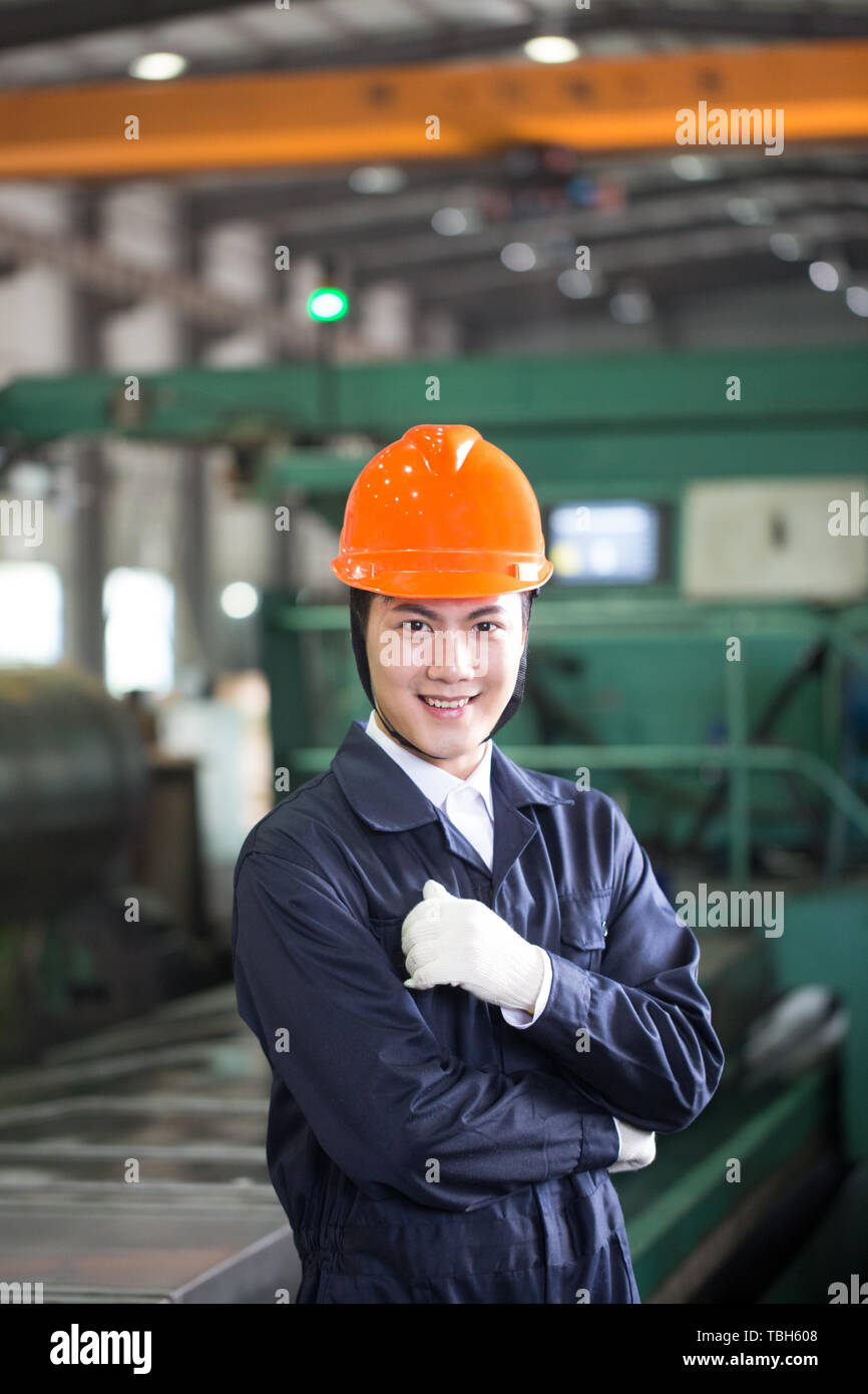 Lens manufacturing hi-res stock photography and images - Alamy