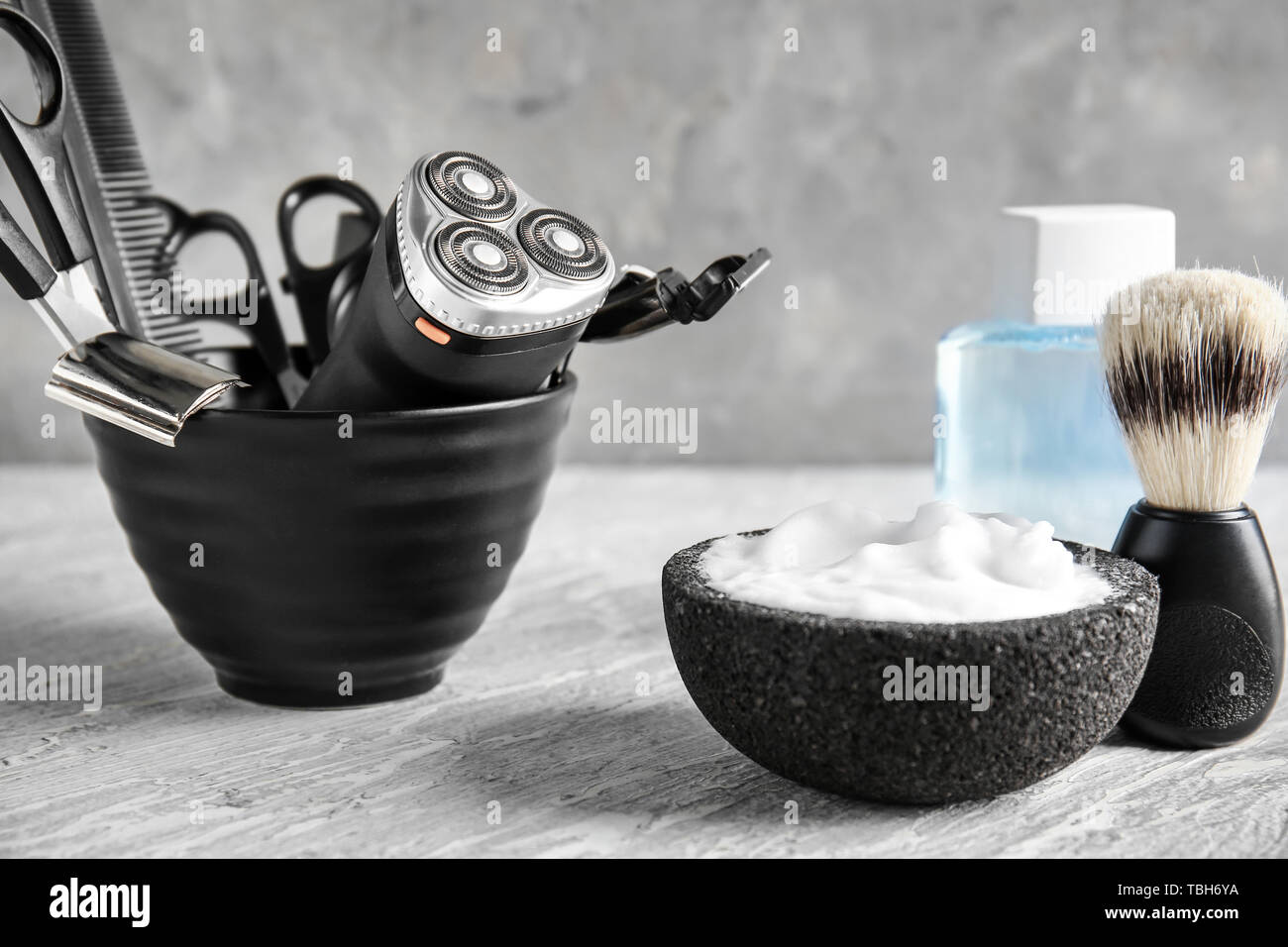Shaving equipment products hi-res stock photography and images - Alamy