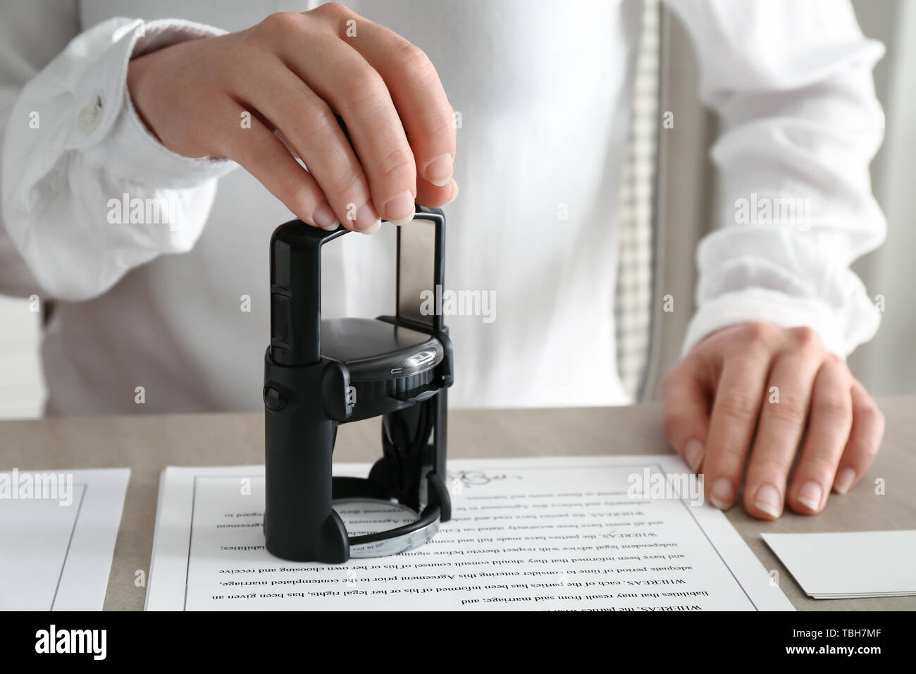Notary stamping hi-res stock photography and images - Alamy