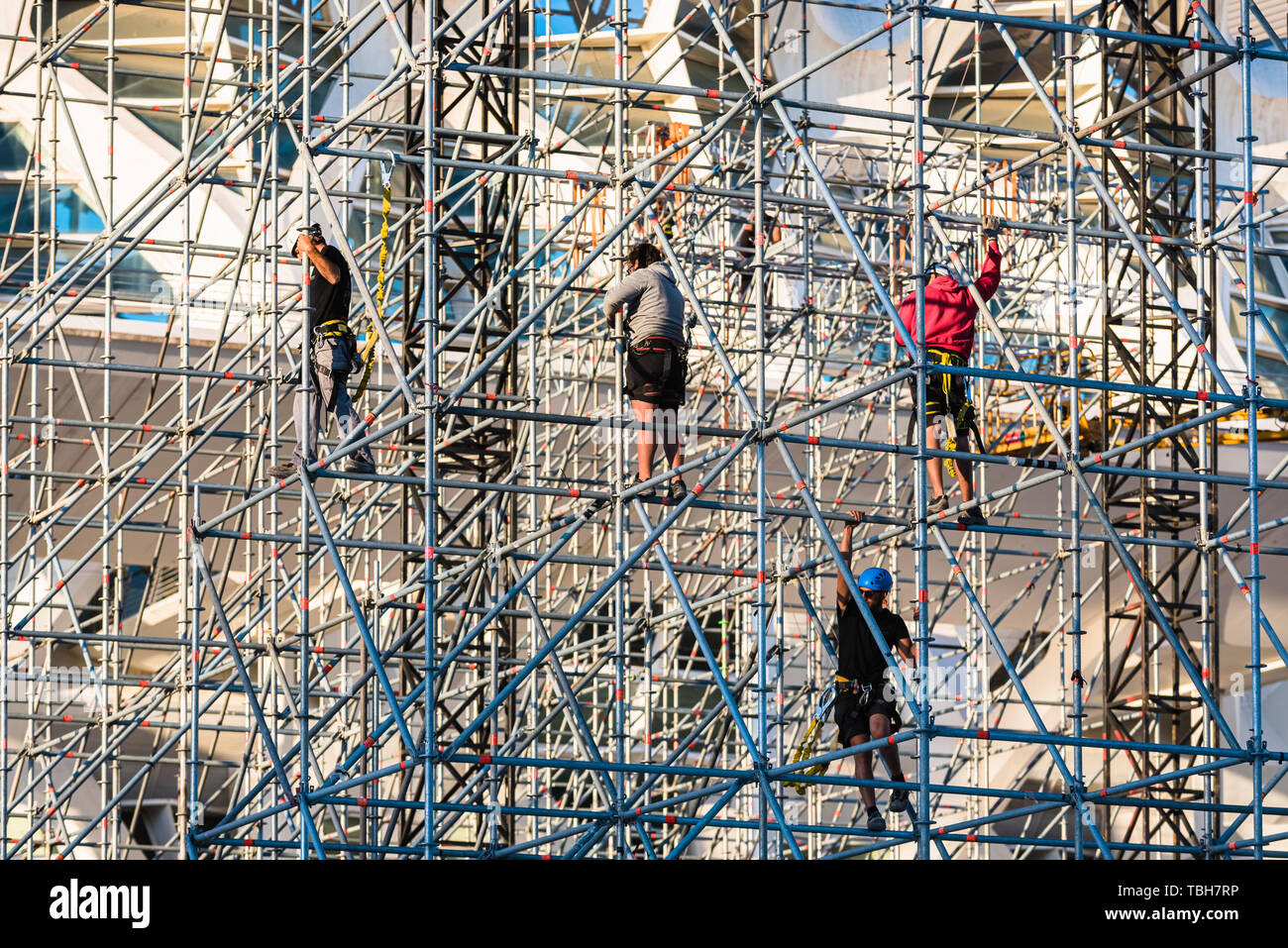 Scaffoldage worker hi-res stock photography and images - Alamy