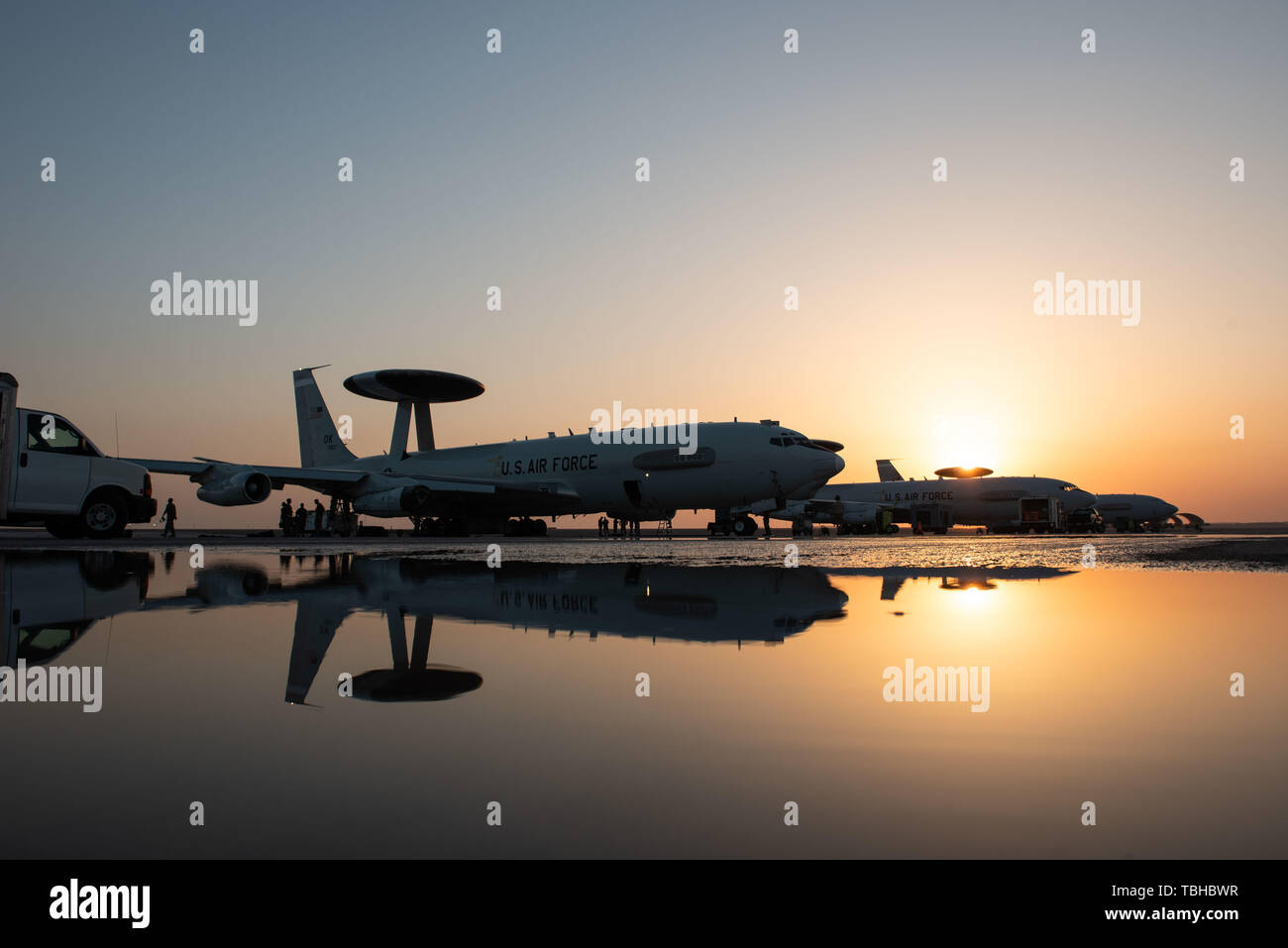 Maintainers of the 380th Expeditionary Maintenance Group begin working ...