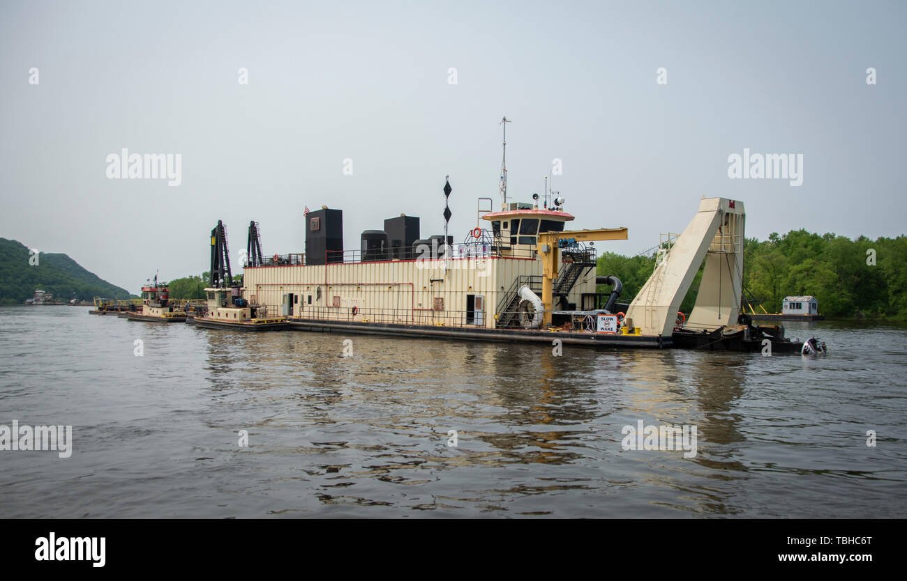 Dredging operations hi-res stock photography and images - Alamy