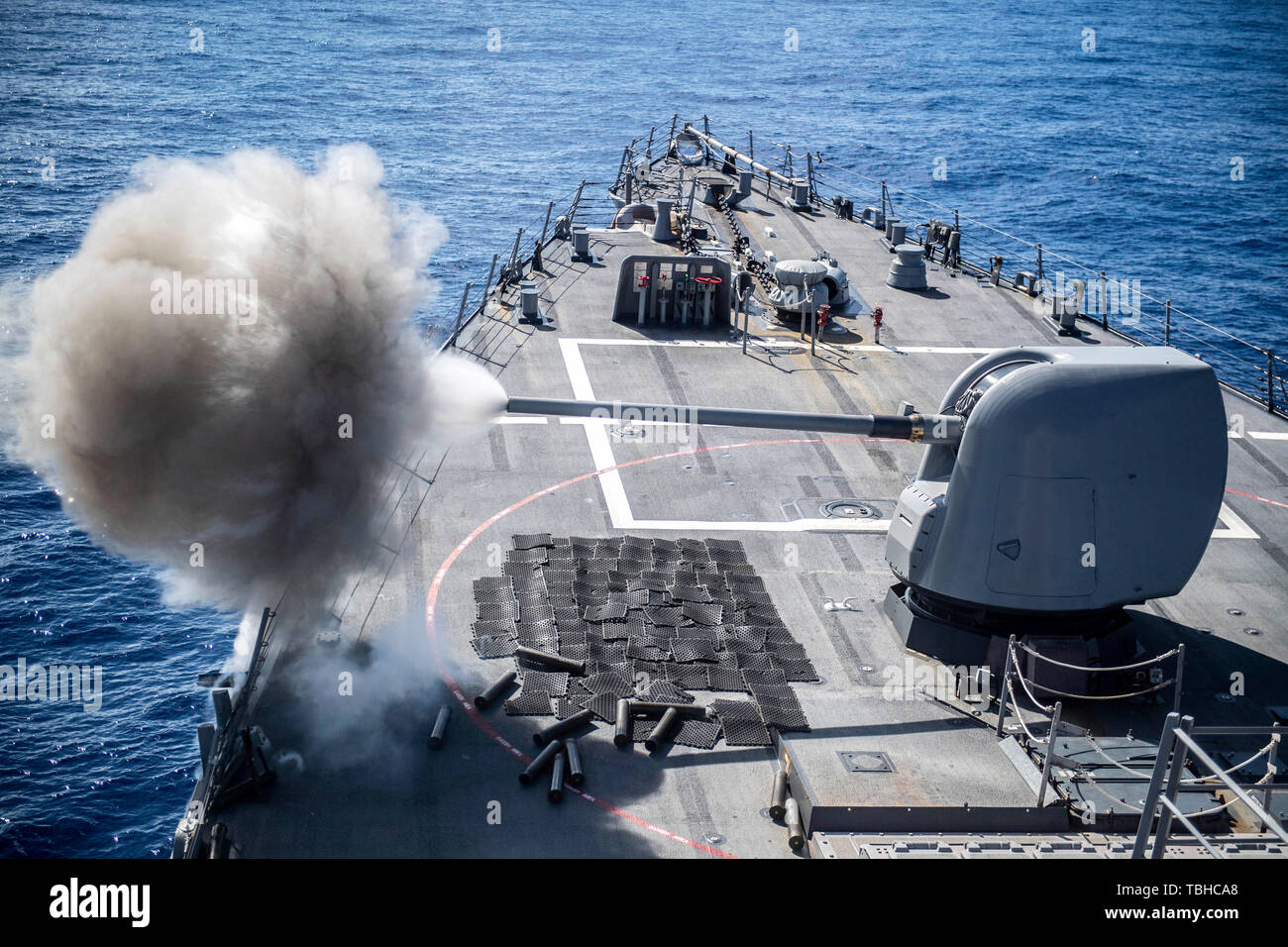 190531-N-CL550-0788 PHILIPPINE SEA (May 31, 2019) The mark 45 5-inch ...