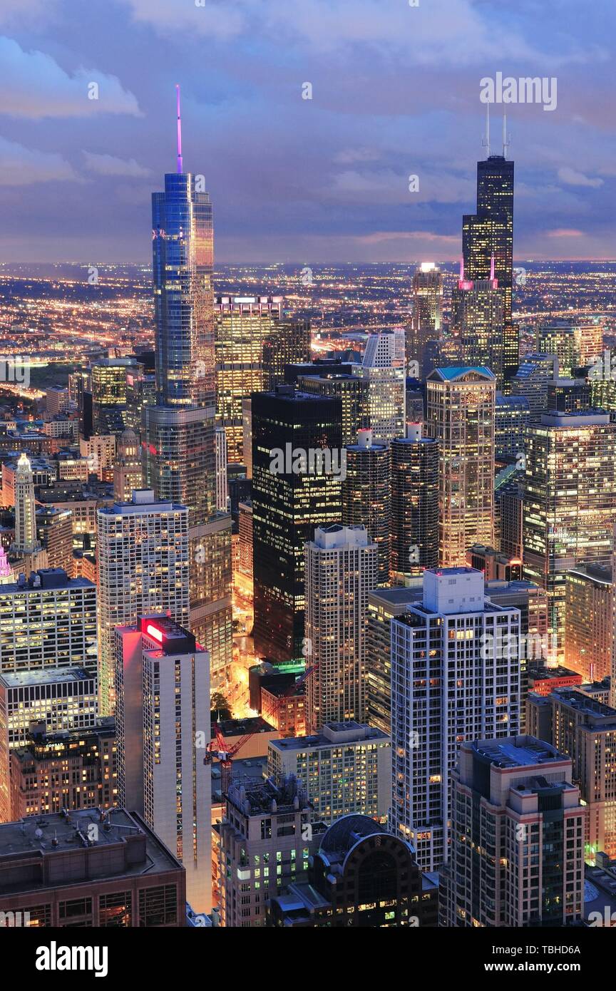 Chicago skyline panorama aerial view with skyscrapers with cloudy sky ...