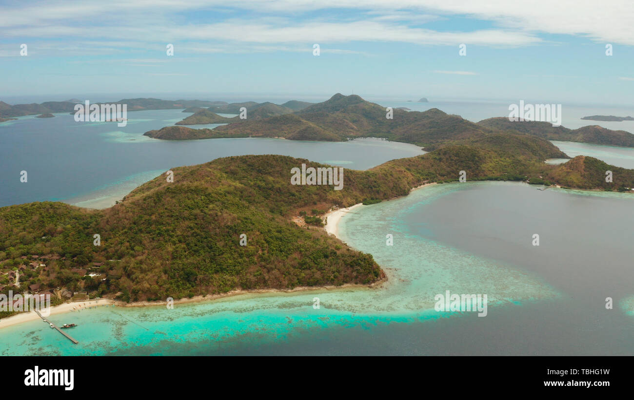 aerial view tropical island with sand white beach. Bulog Dos ...
