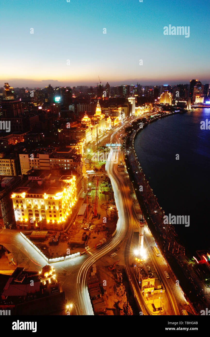 Architectural beauty on both sides of the Pujiang River in Shanghai ...