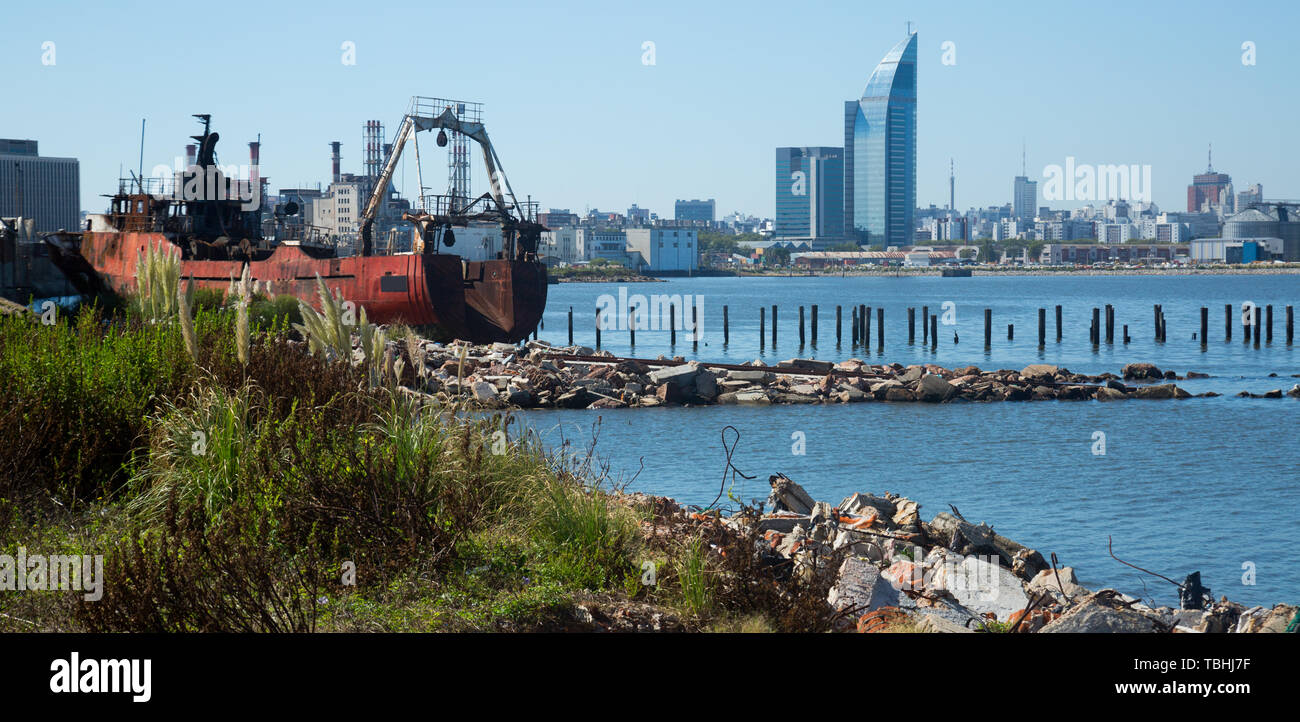Uruguay montevideo port boats hi-res stock photography and images - Alamy