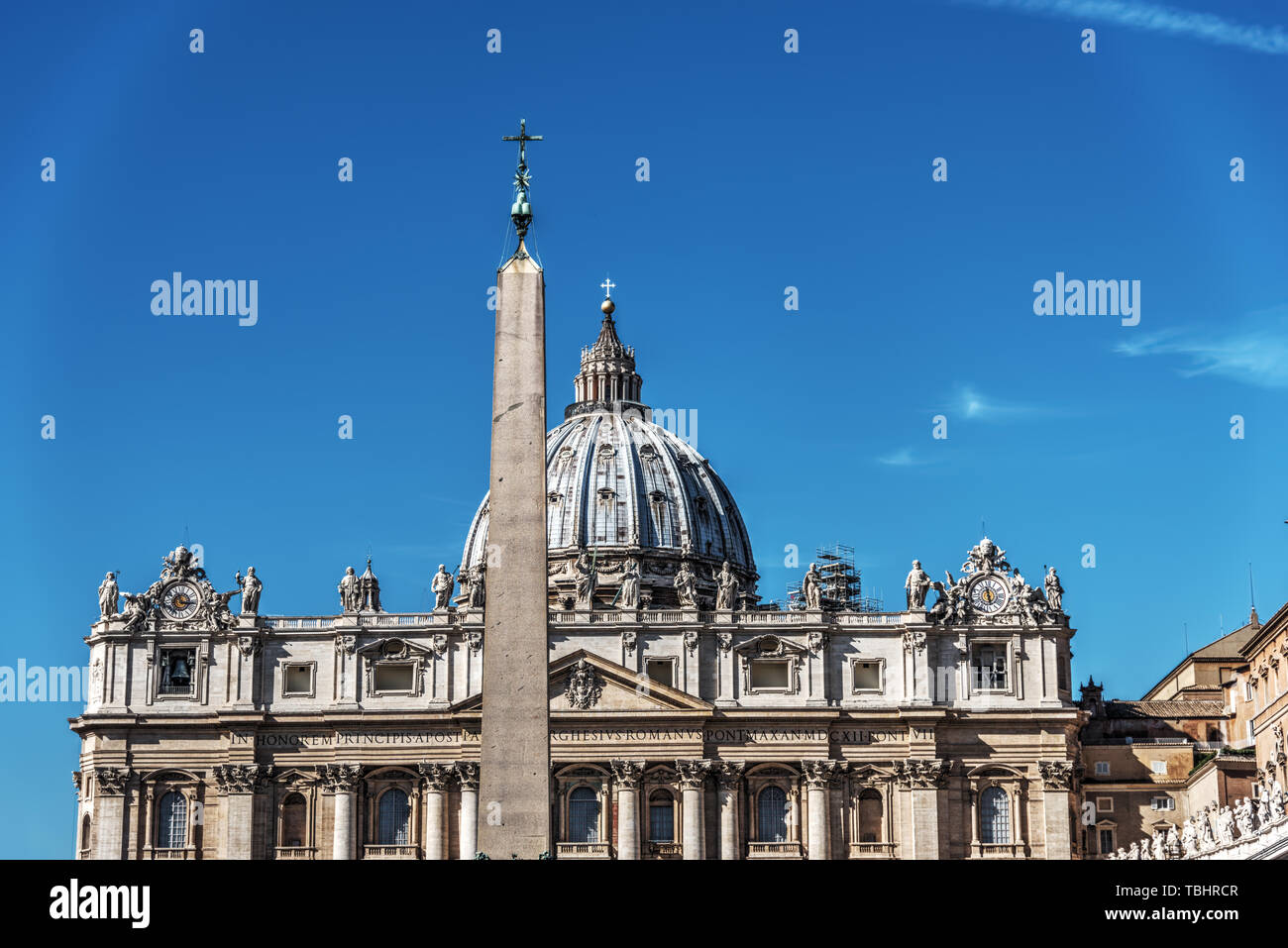 Blue sky over world famous Saint Peter's square in Vatican City Stock ...