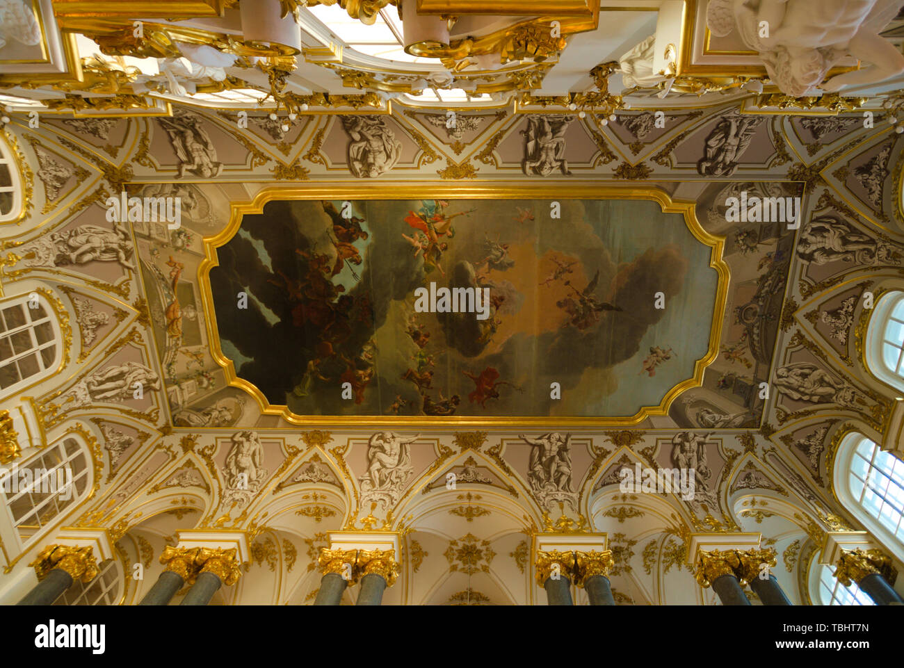 Gilt ceiling hi-res stock photography and images - Alamy