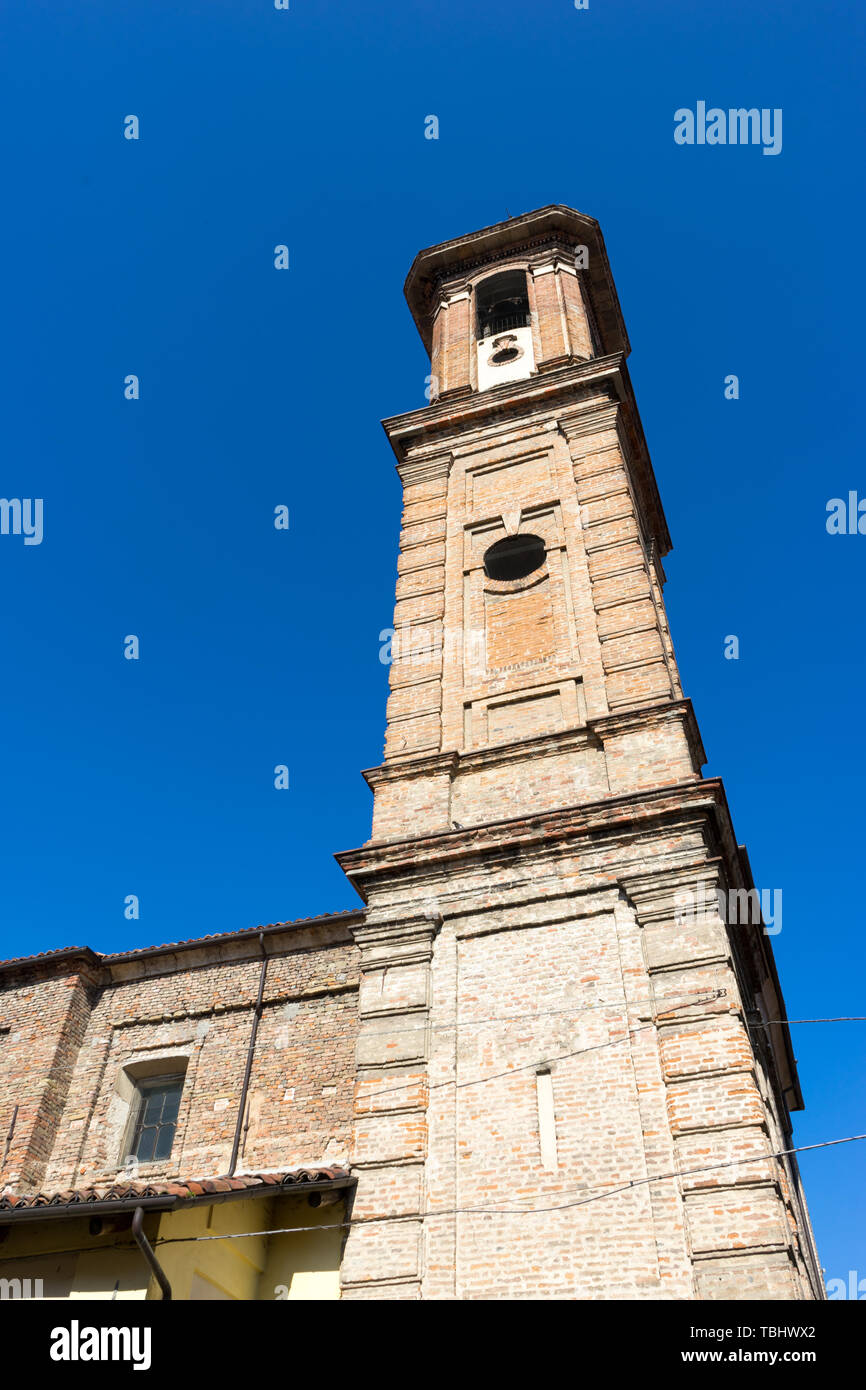 Ancient high rise building gothic architecture hi-res stock photography ...
