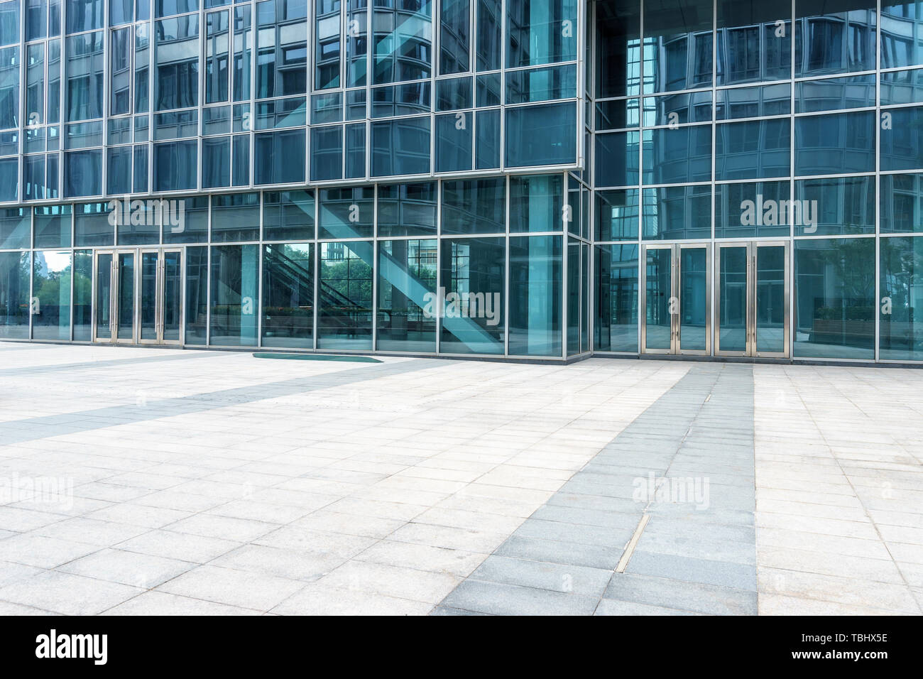 Ground perspective buildings hi-res stock photography and images - Alamy