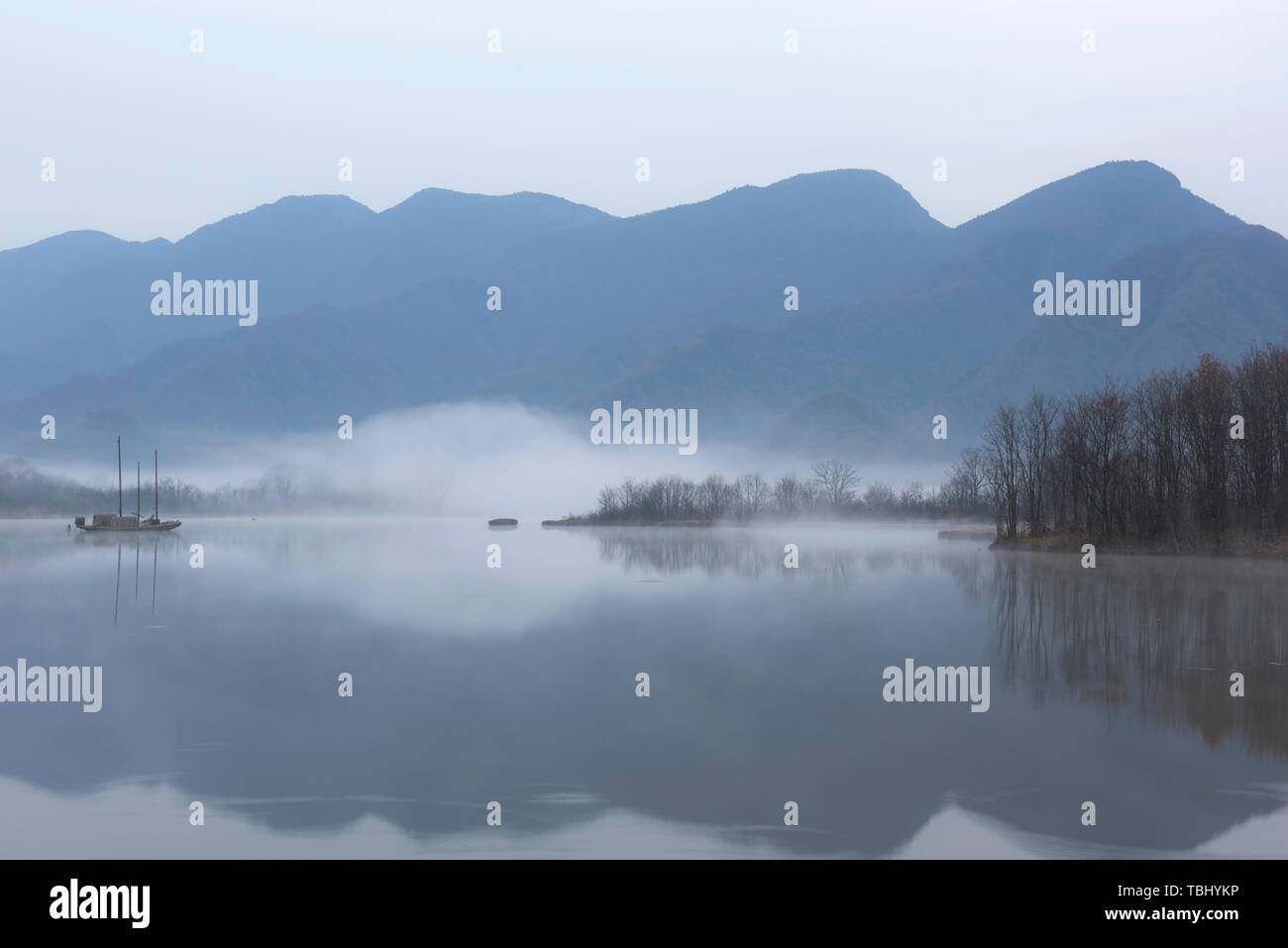 Fog painting hi-res stock photography and images - Alamy