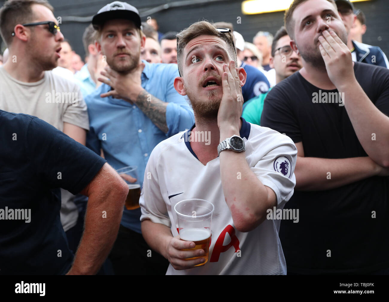 Tottenham Hotspur in The White Hart Lane pub in London react to the ...