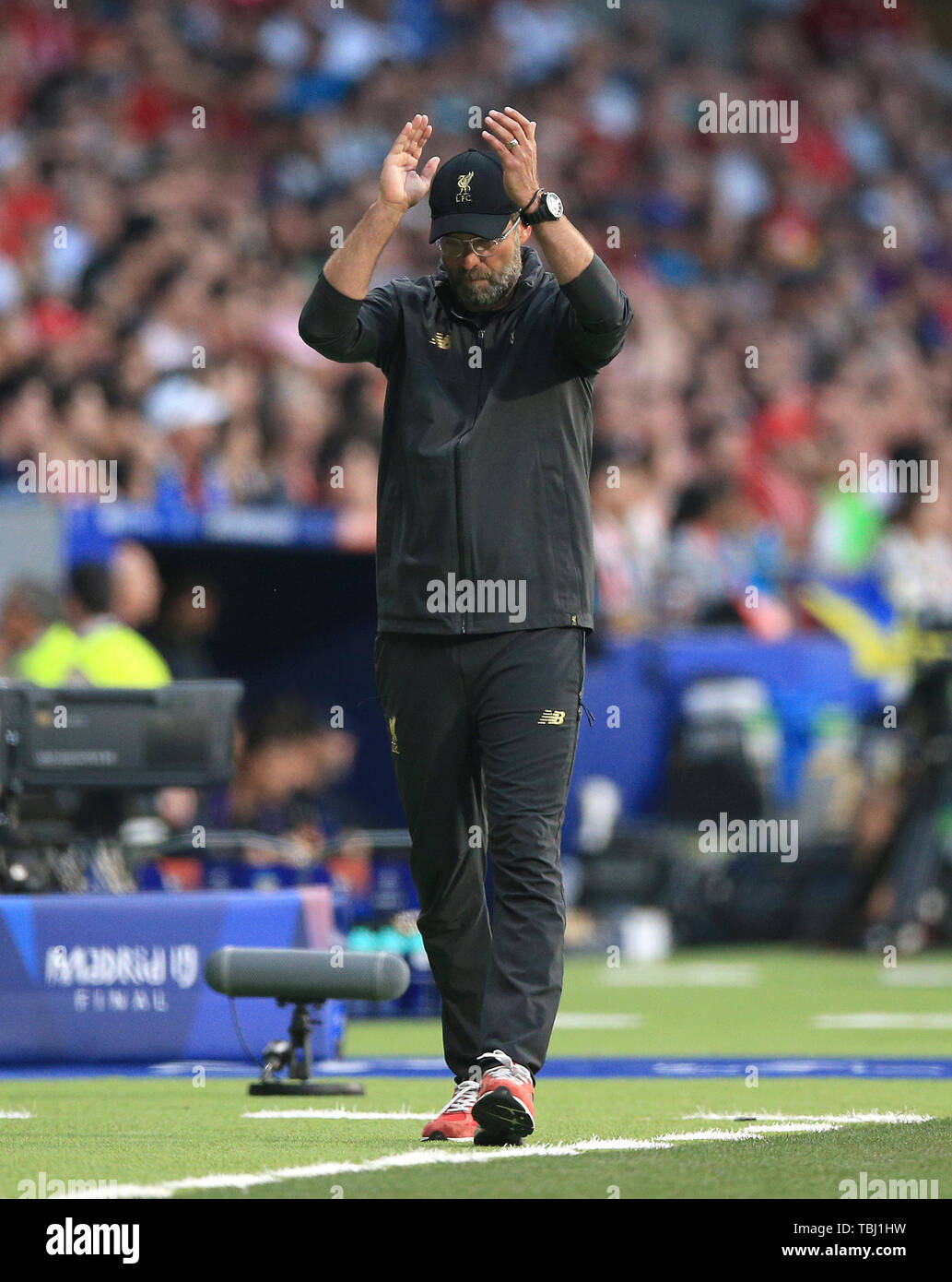 Liverpool manager Jurgen Klopp on the touchline during the UEFA ...