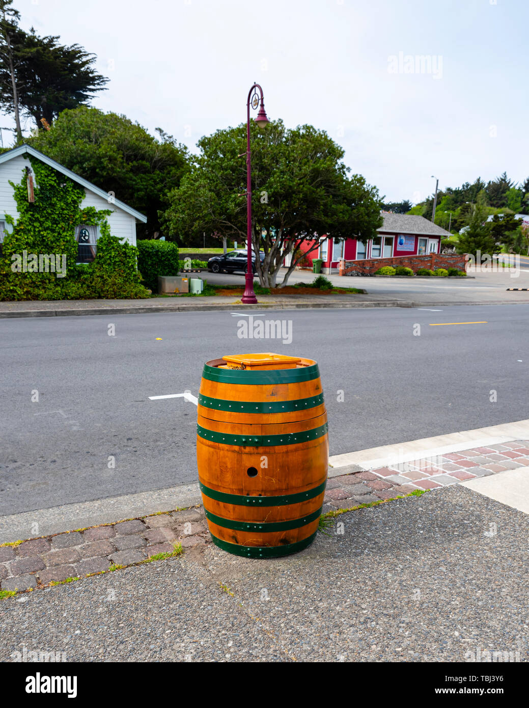Garbage barrel hi-res stock photography and images - Alamy
