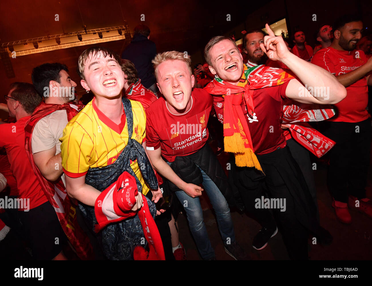 Liverpool fans celebrate as Liverpool win the UEFA Champions League ...