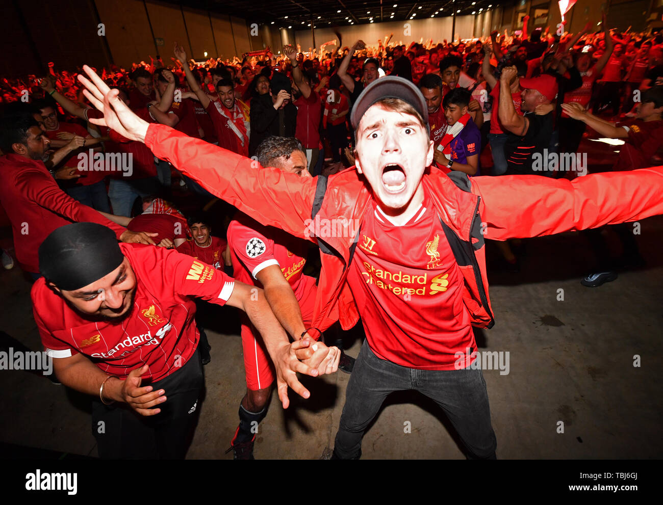 Liverpool fans celebrate as Liverpool win the UEFA Champions League ...
