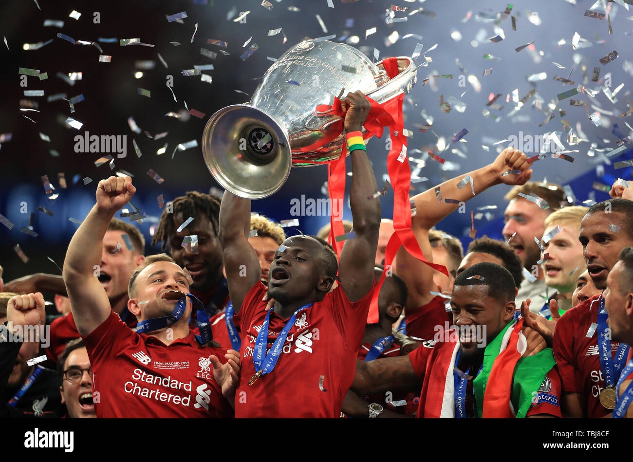 Sadio mane champions league trophy hi-res stock photography and images ...