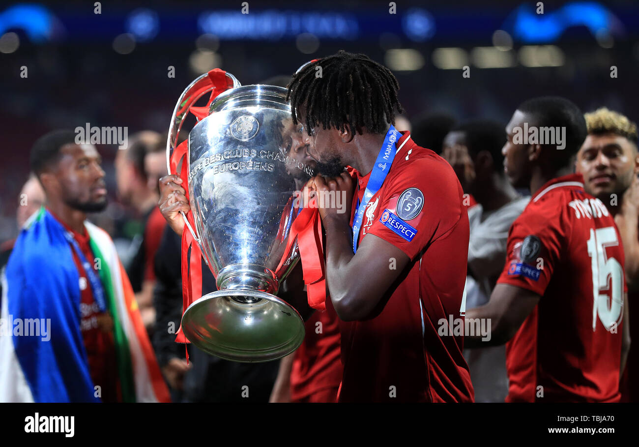 Liverpools divock origi kisses trophy hi-res stock photography and ...