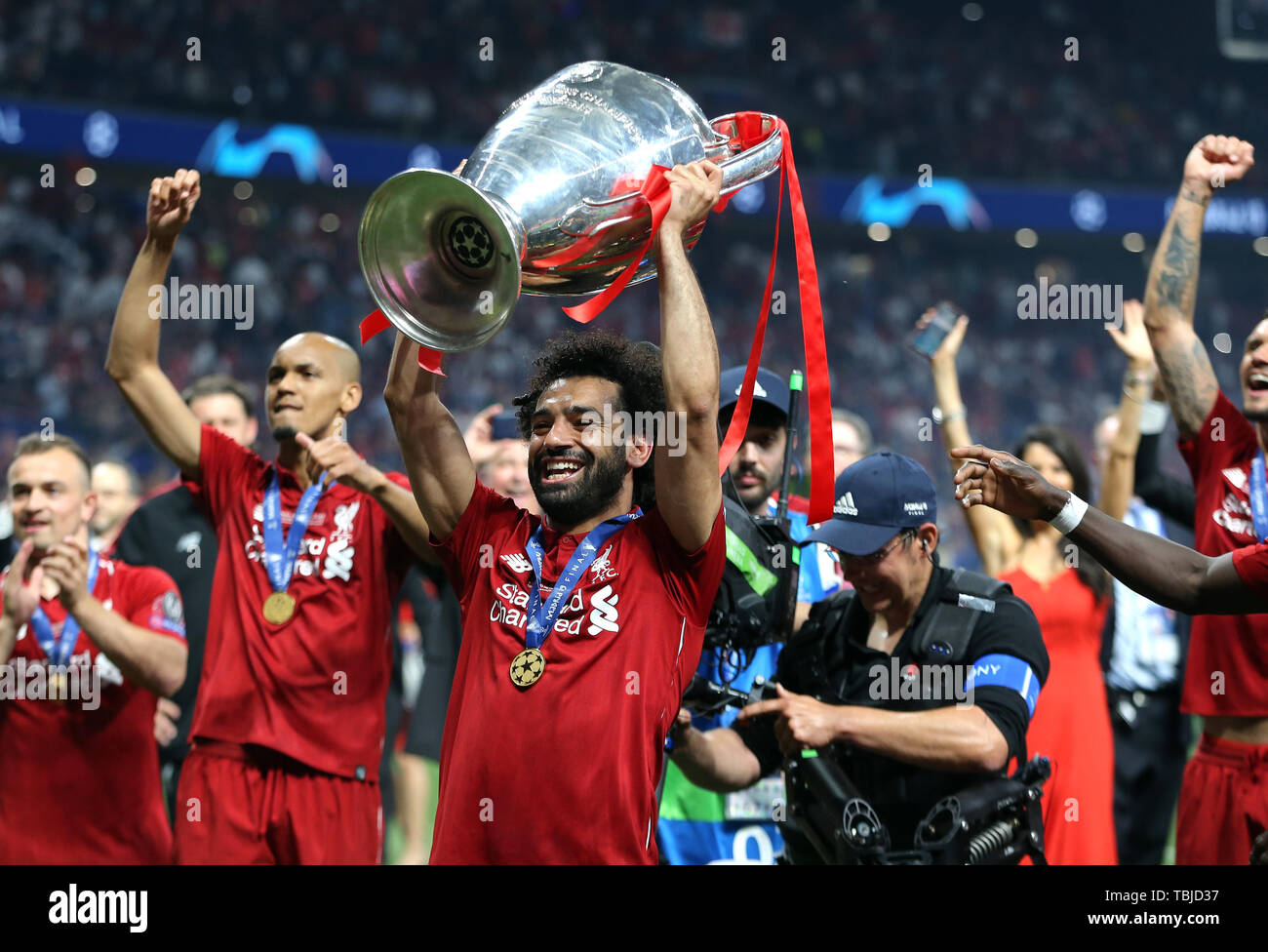 Salah champions league final trophy hi-res stock photography and images ...