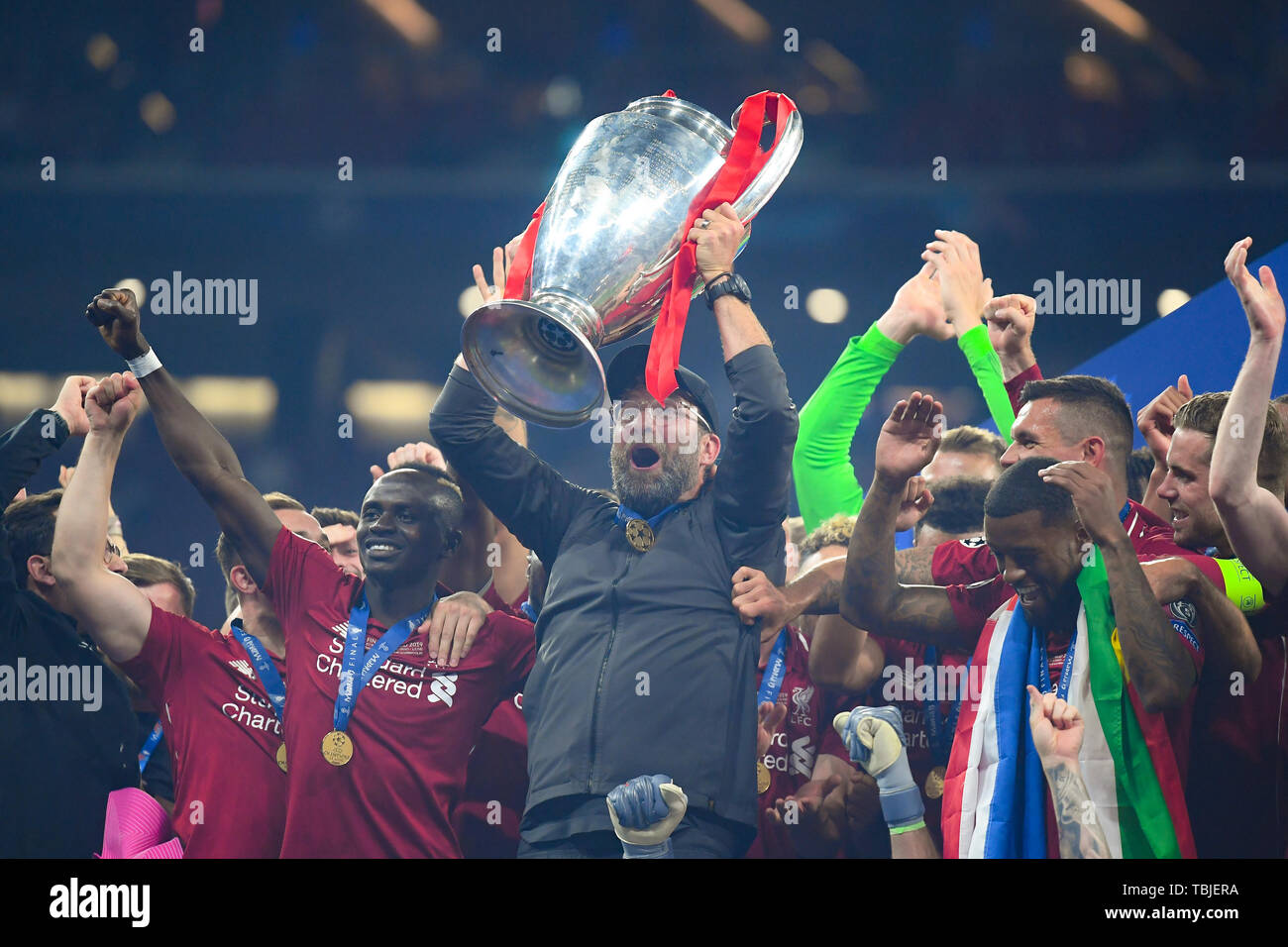 Trophy lift hi-res stock photography and images - Alamy