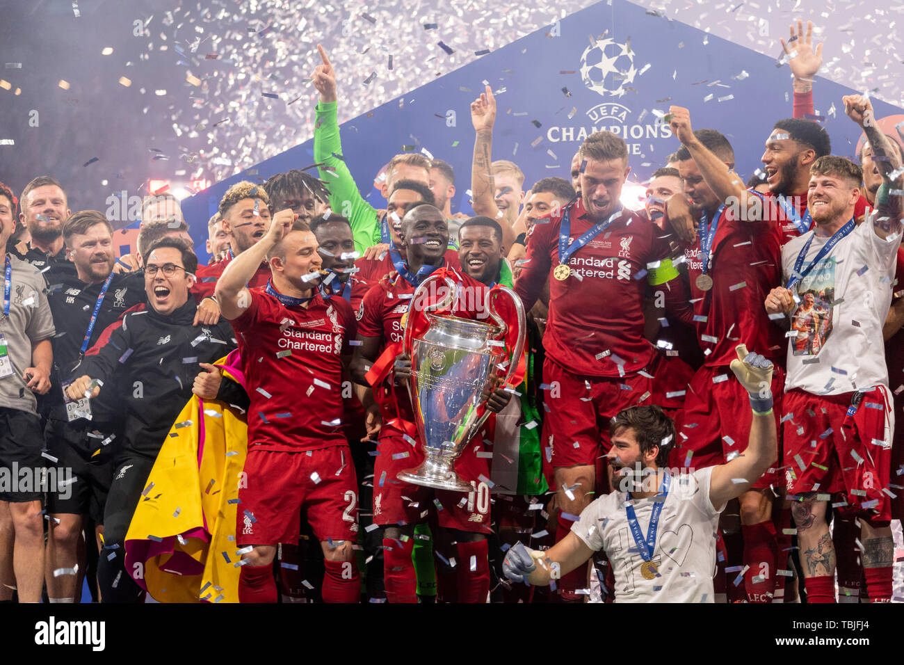 Sadio mane champions league trophy hi-res stock photography and images ...