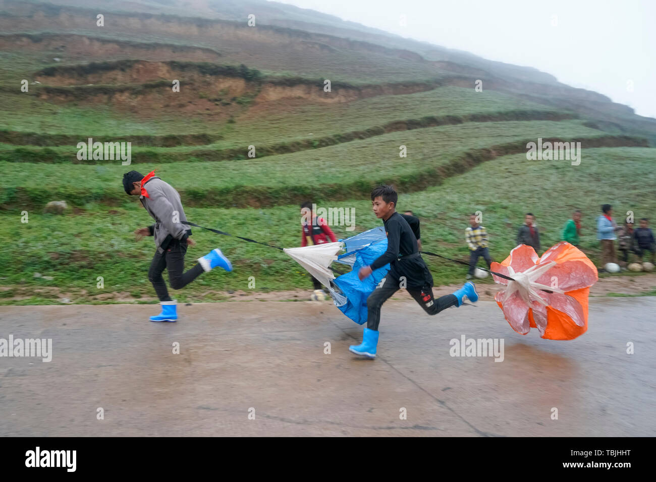 Parachute training school hi-res stock photography and images - Alamy