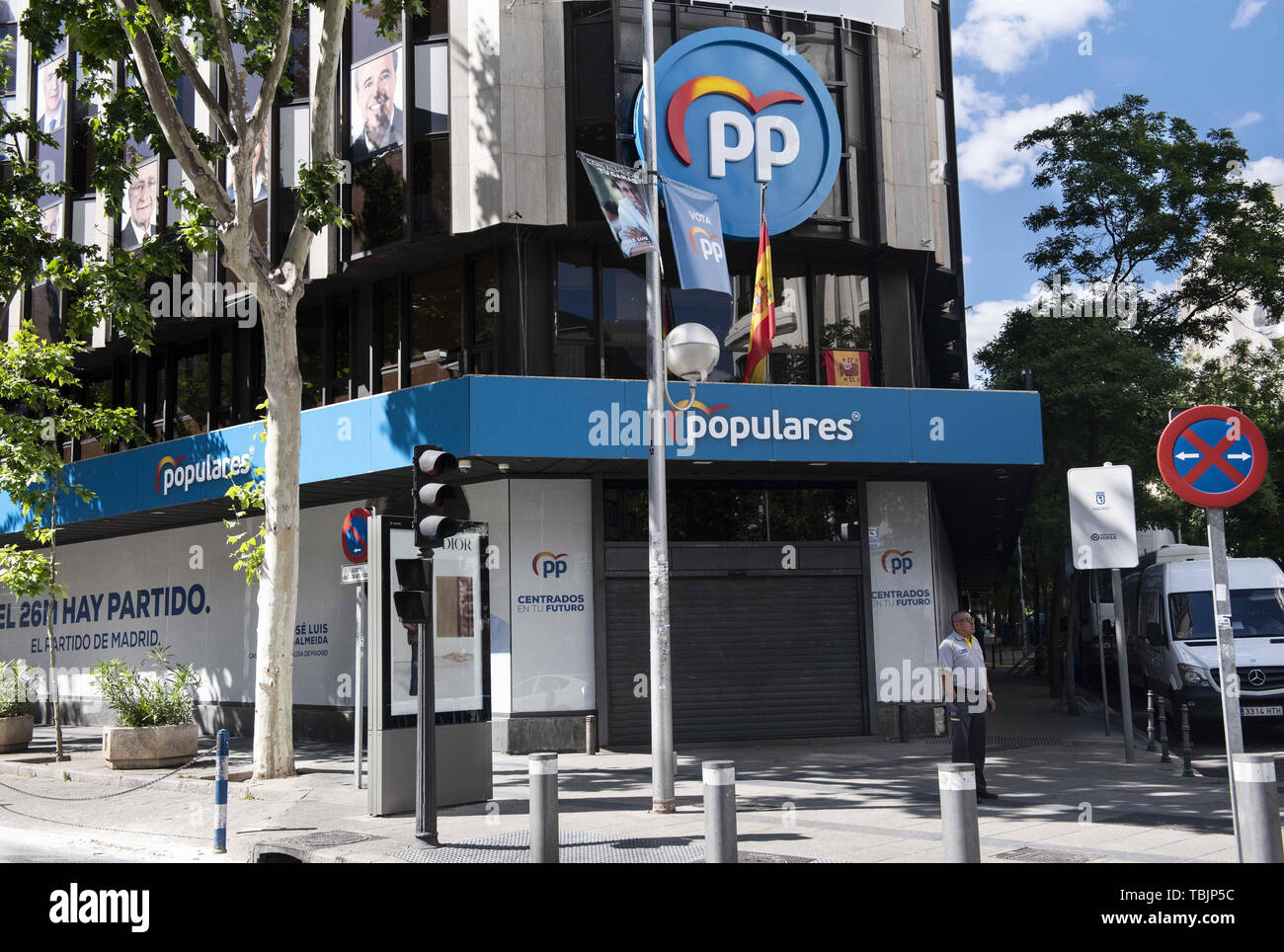 Spanish conservative centre right party hi-res stock photography and ...