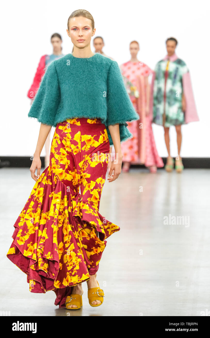 London college of fashion show hi-res stock photography and images - Alamy