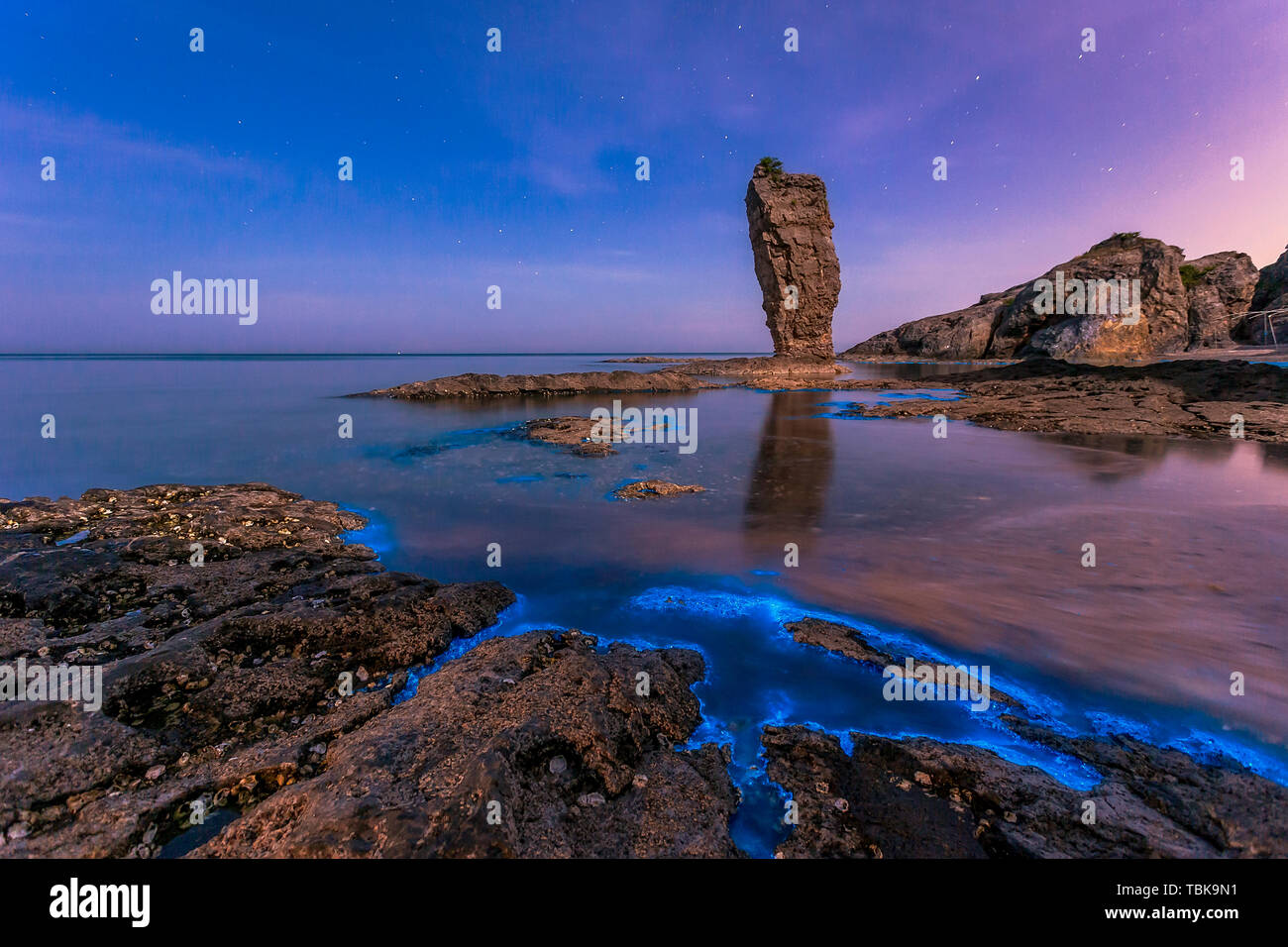 Fluorescent rocks hi-res stock photography and images - Alamy