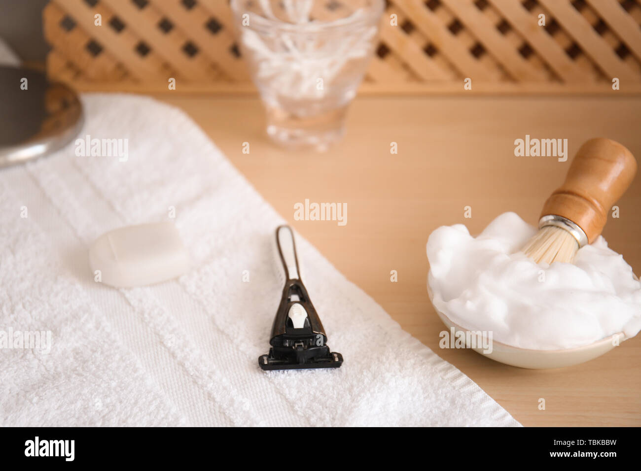 Razor teeth hi-res stock photography and images - Alamy