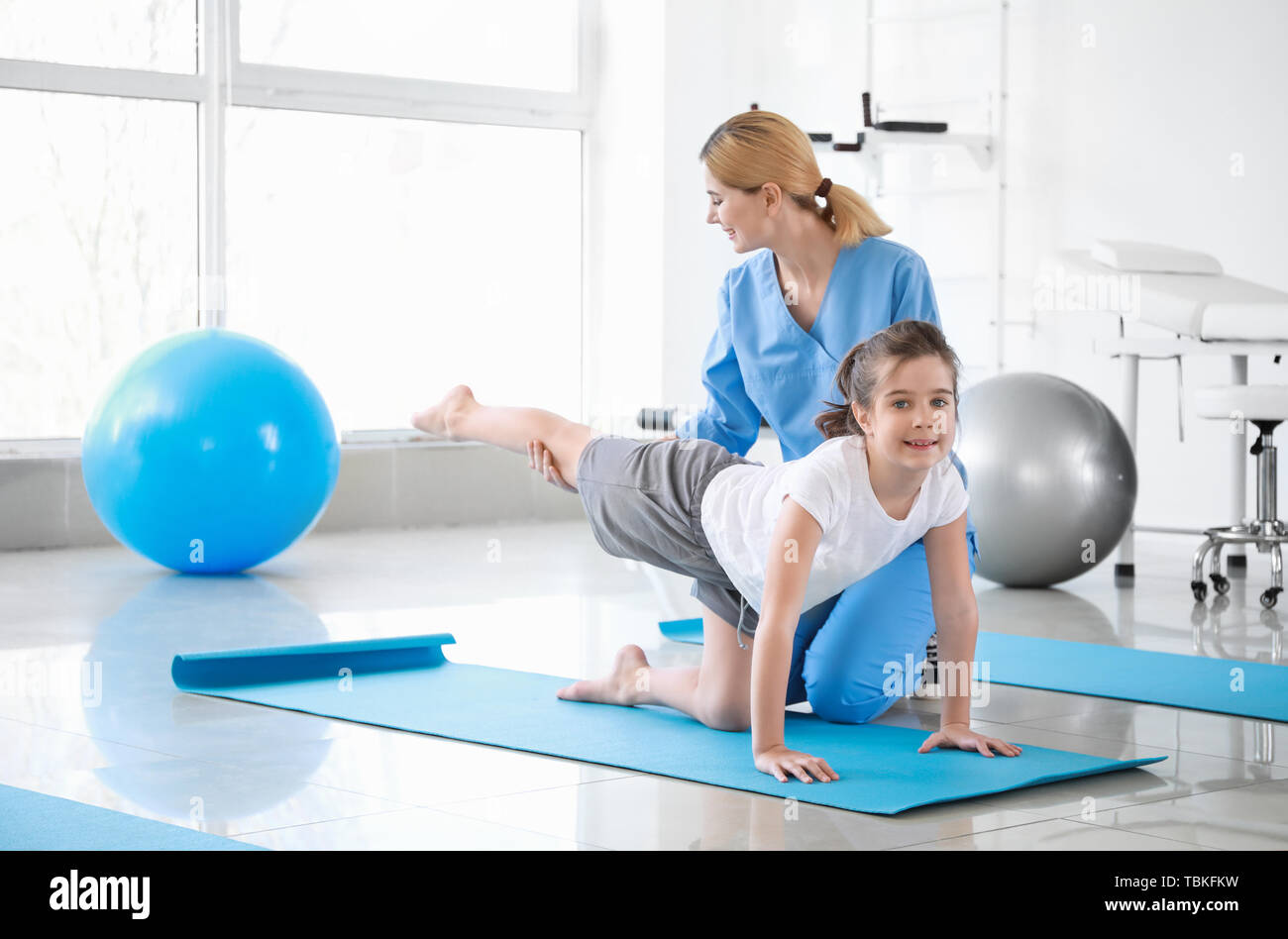 Child physio legs hi-res stock photography and images - Alamy