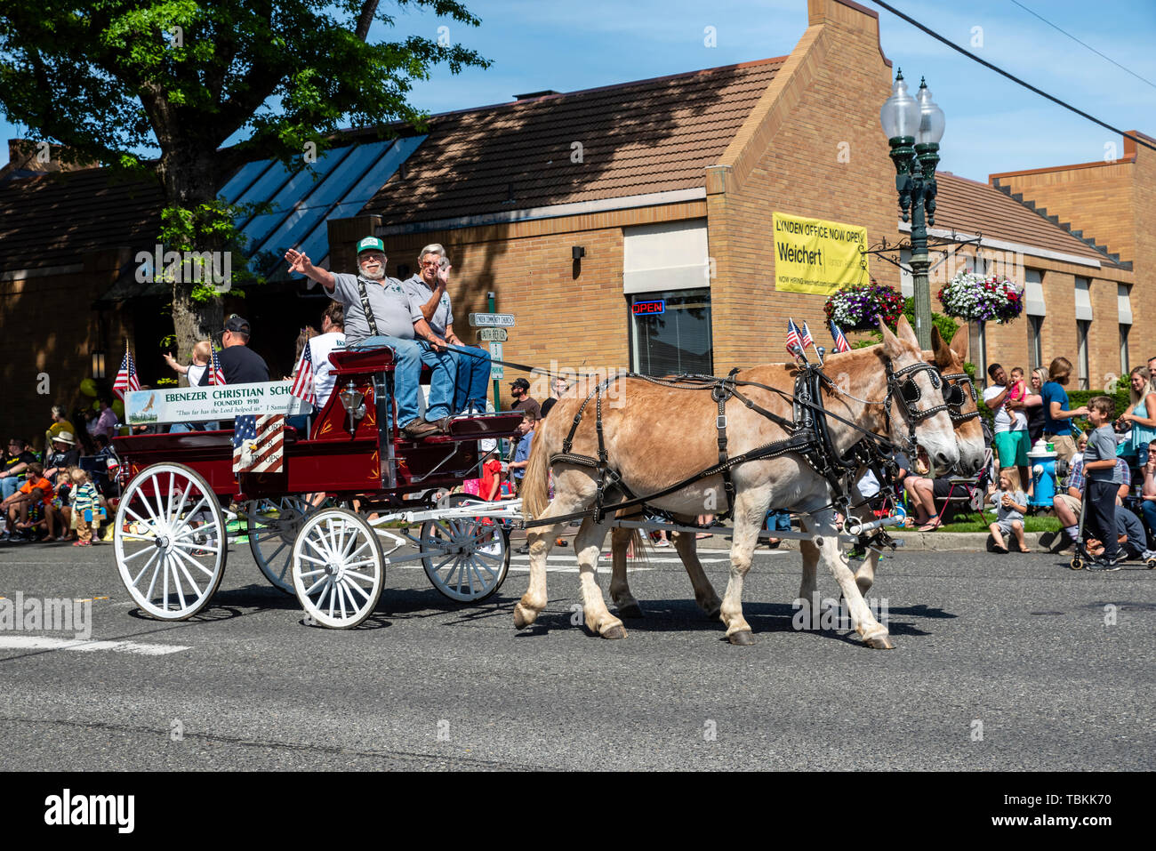 Christian parade hi-res stock photography and images - Alamy