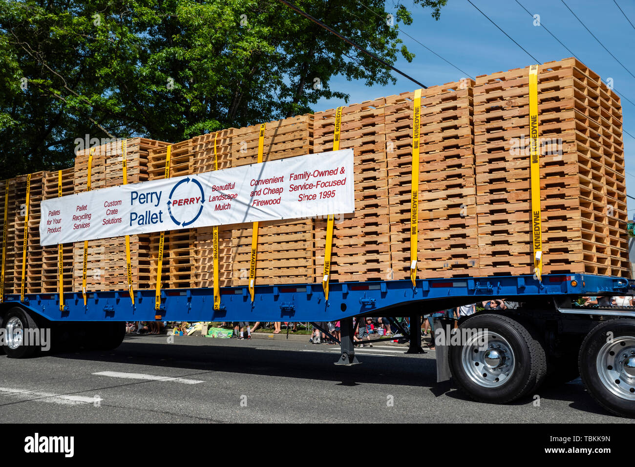 Pallets pallet truck hi-res stock photography and images - Alamy