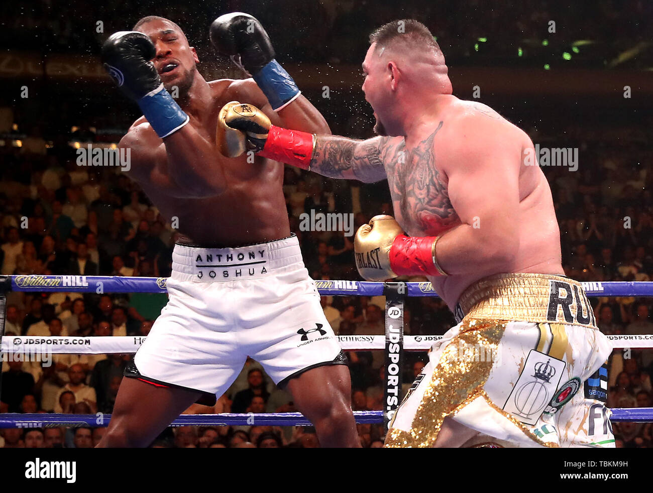 Anthony joshua punch hi-res stock photography and images - Alamy