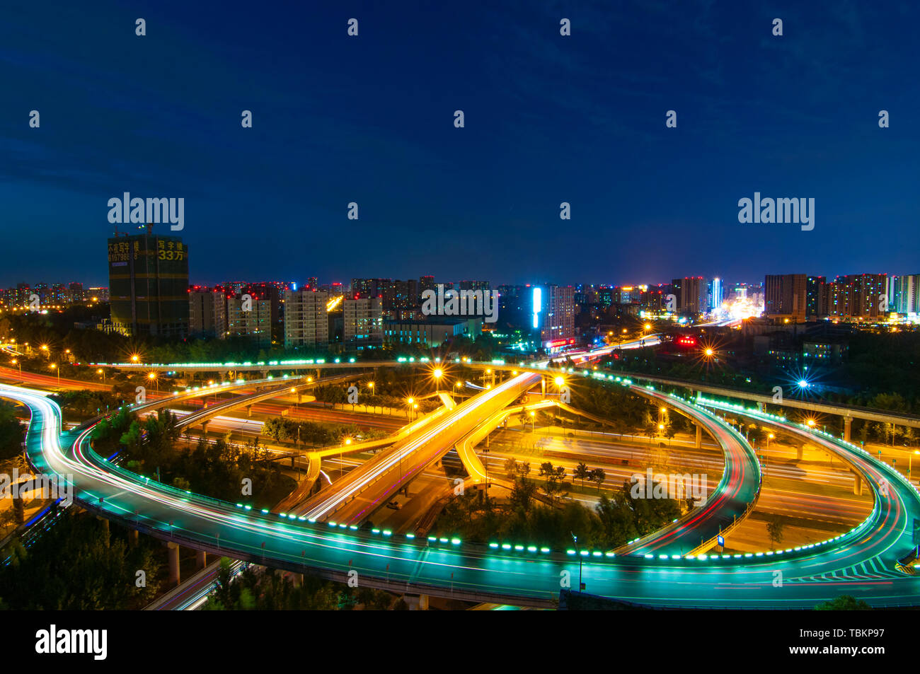 Chengdu traffic hi-res stock photography and images - Alamy