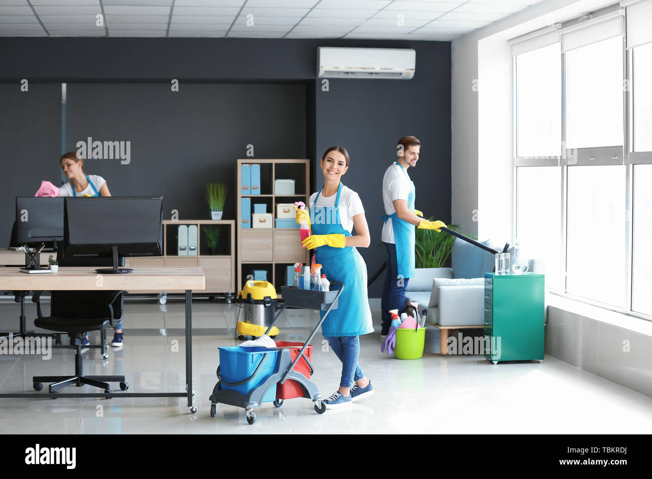 Cleaner office hoovering hi-res stock photography and images - Alamy
