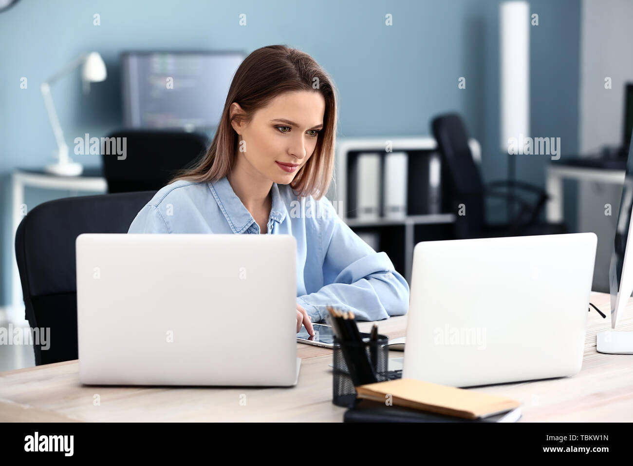 Female programmer hi-res stock photography and images - Alamy